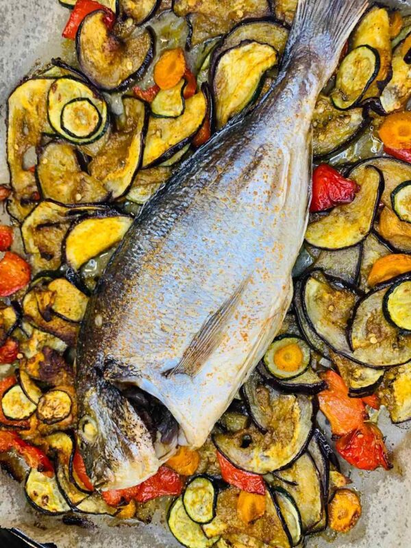 Dorade im Ofen mit Gemüse